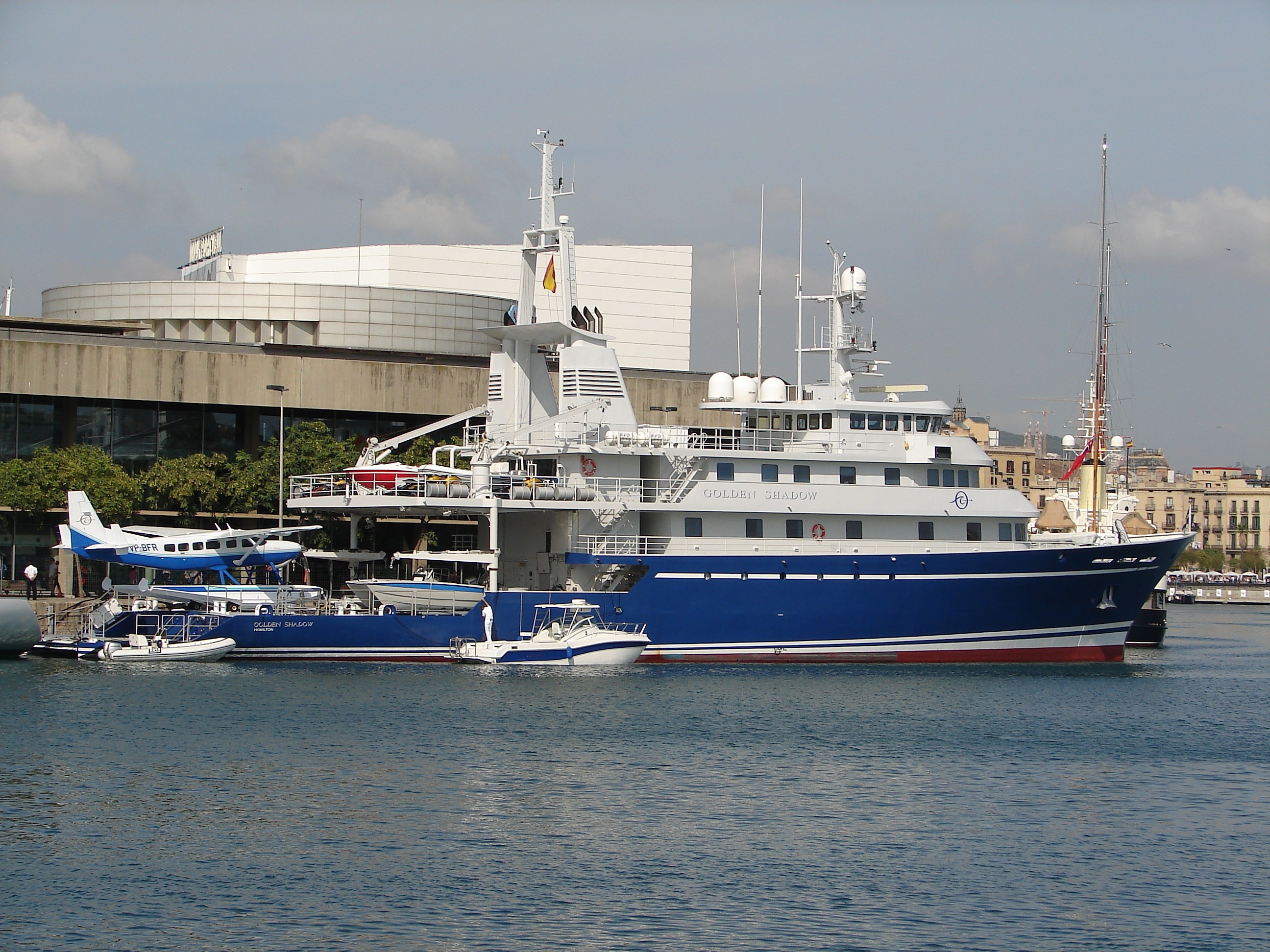 Yacht GOLDEN SHADOW, Campbell Shipyard | CHARTERWORLD Luxury Superyacht ...